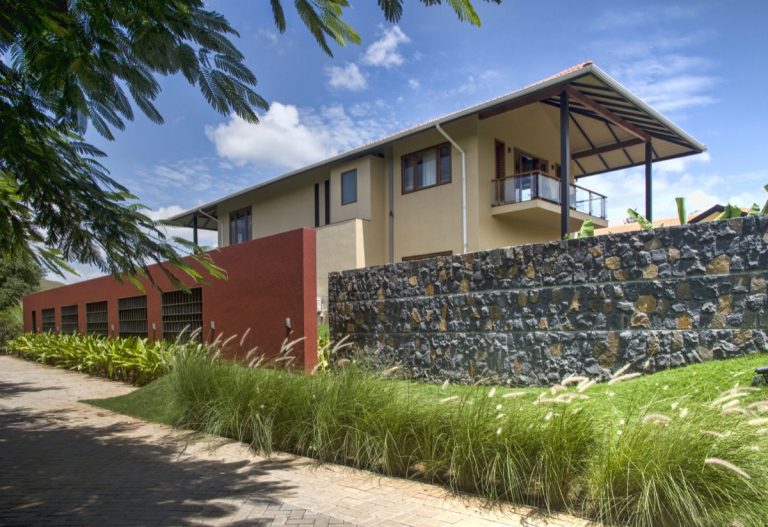 Pawa Farmhouse at Nashik by Sanjay Patil, Environ Planners - ArchiSHOTS ...