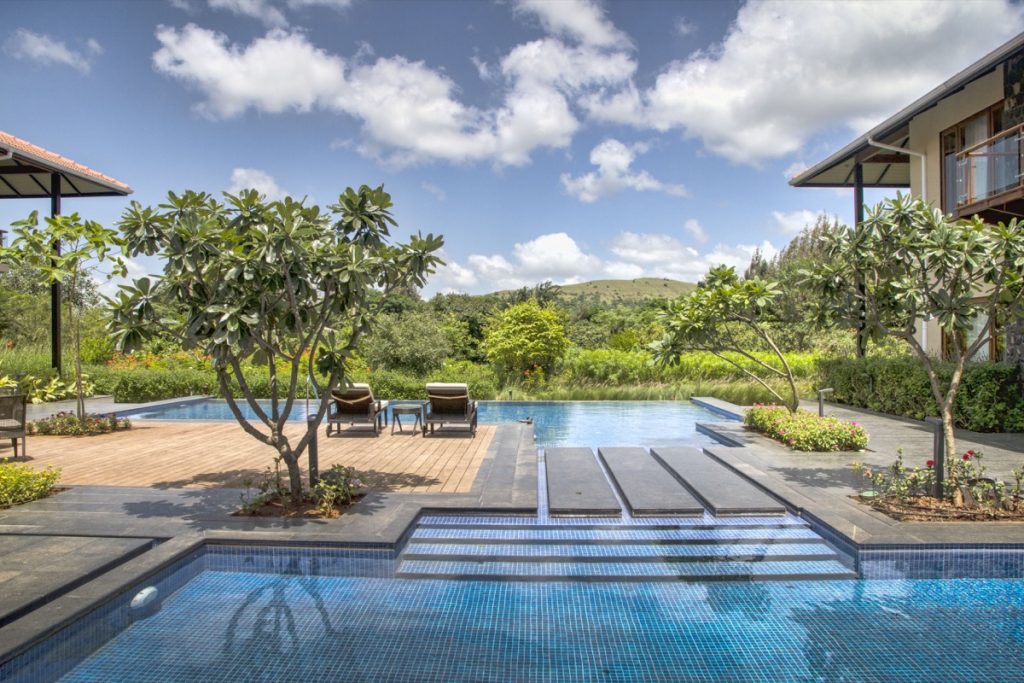 Pawa Farmhouse at Nashik by Sanjay Patil, Environ Planners ...