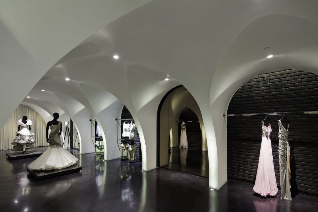 Interior Design of Manav Gangwani Showroom at DLF Emporio by Studio ...