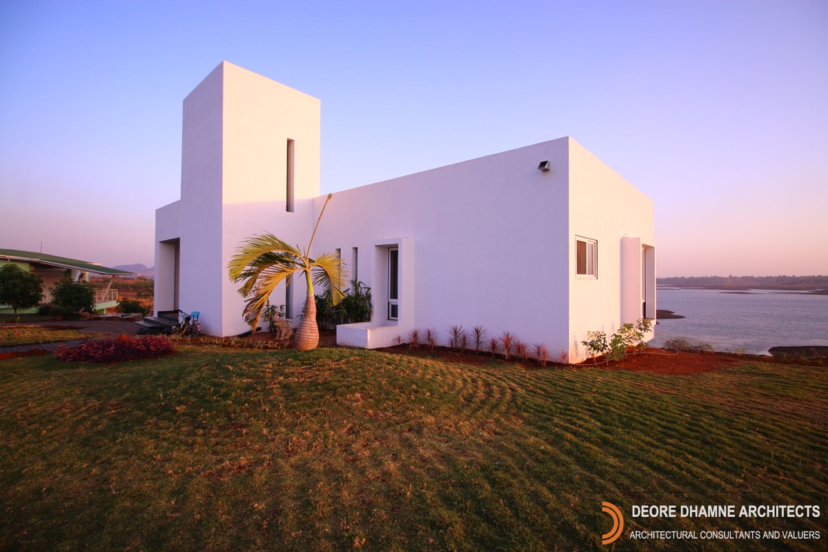 The D's Farm House, at Nashik designed by Deore Dhamne Architects