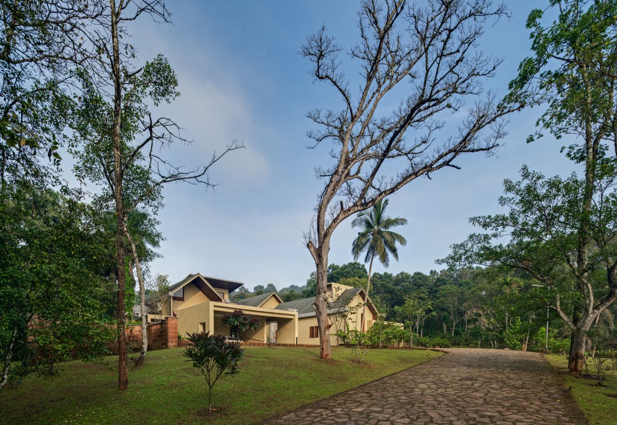 Wayanad House at Kerala, by Khosla Associates - ArchiSHOTS ...