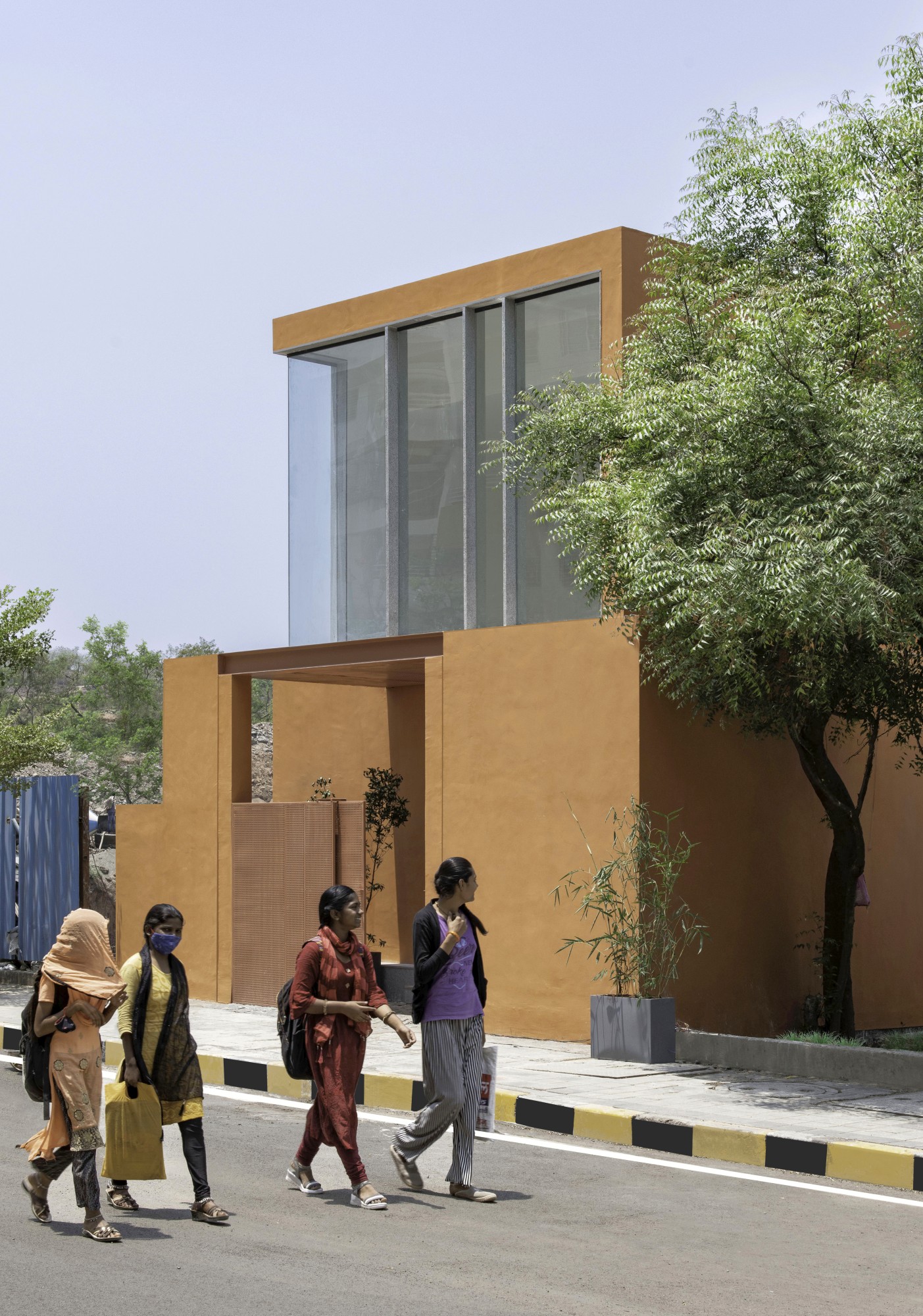 Red + White Workplace, Pune, by Karan Darda Architects - ArchiSHOTS ...