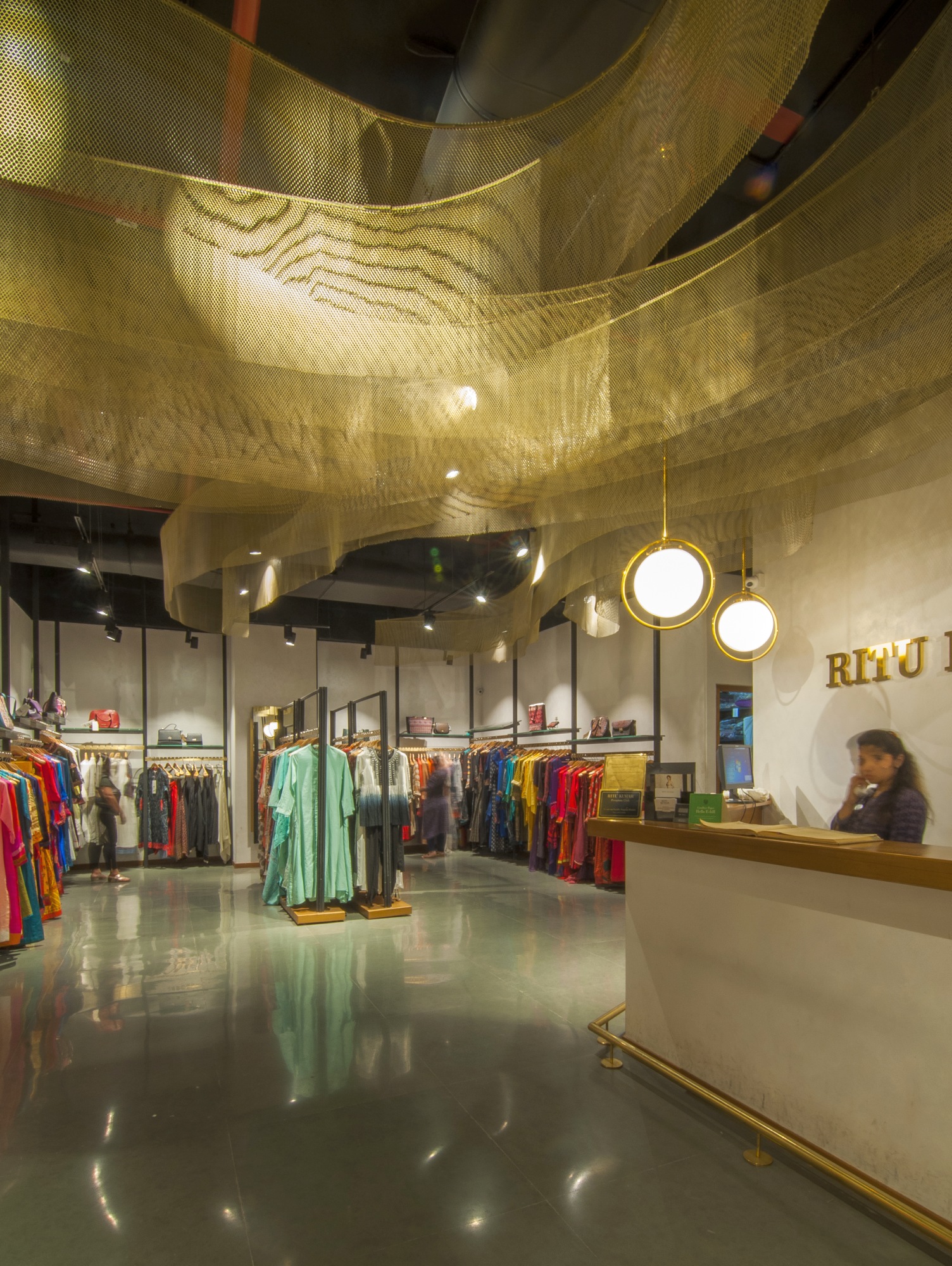 Ritu Kumar Store, Palladium, Mumbai, by Studio Pomegranate - ArchiSHOTS ...