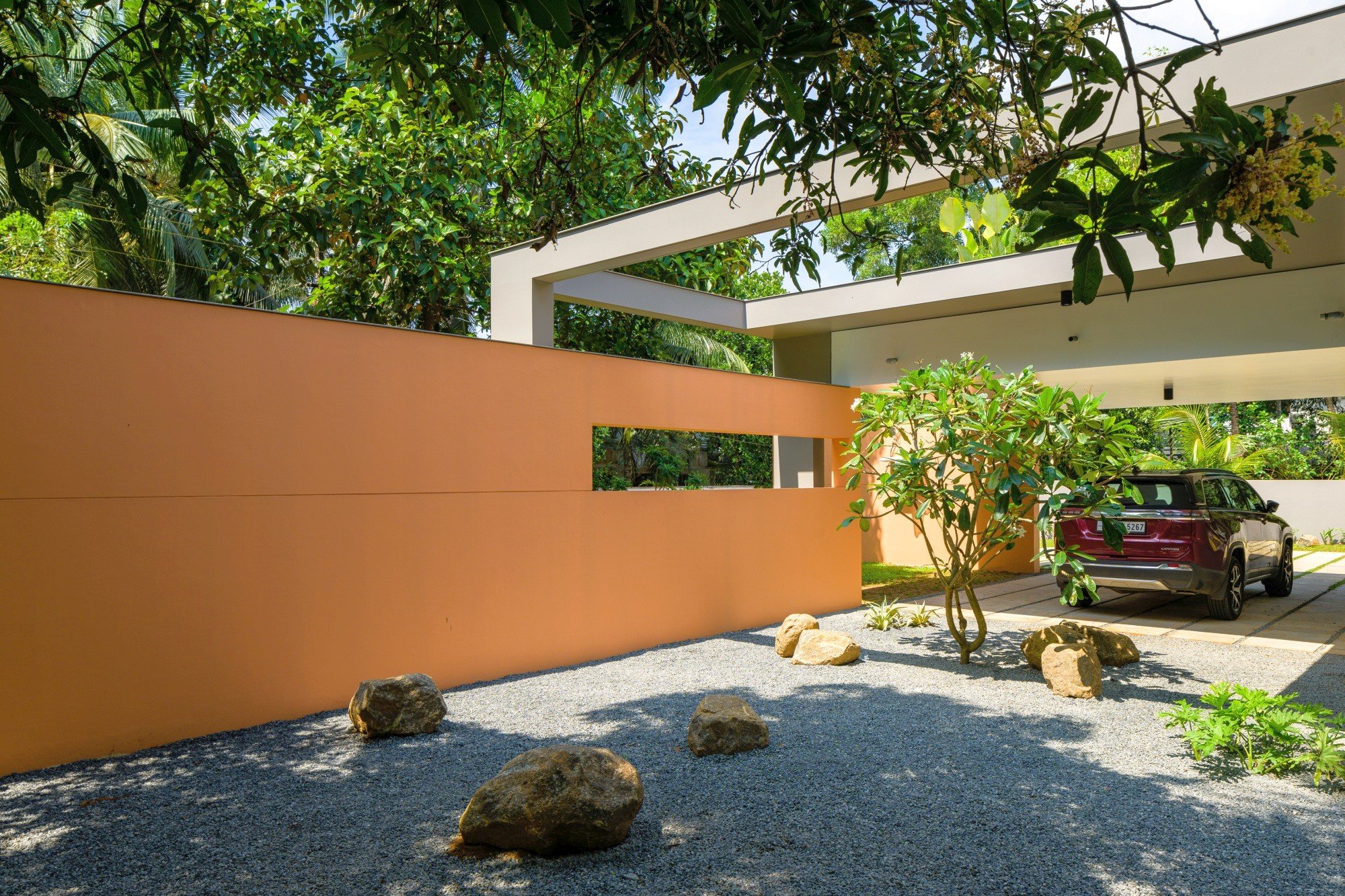 The Colour Burst House, Kerala, by LIJO.RENY.architects - ArchiSHOTS ...