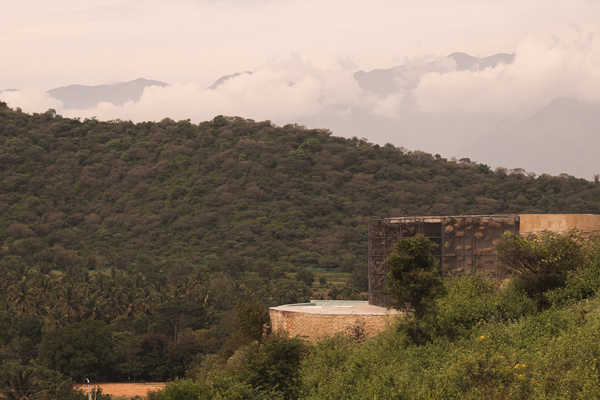 The Infinite Rise - Farm House at Coimbatore, Tamilnadu, by Earthscape ...