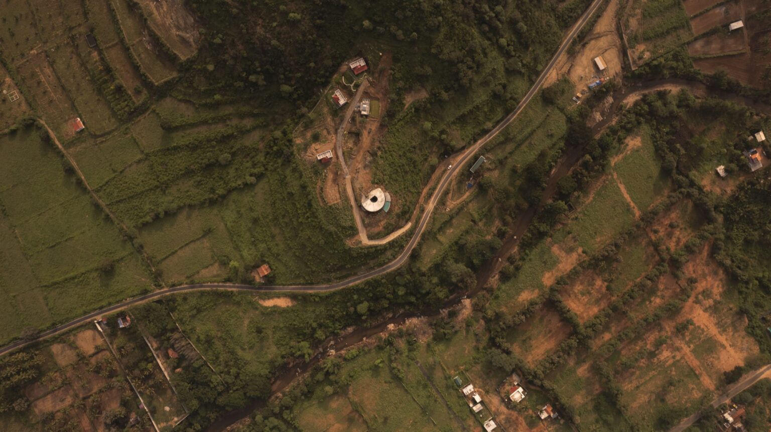 The Infinite Rise - Farm House at Coimbatore, Tamilnadu, by Earthscape ...