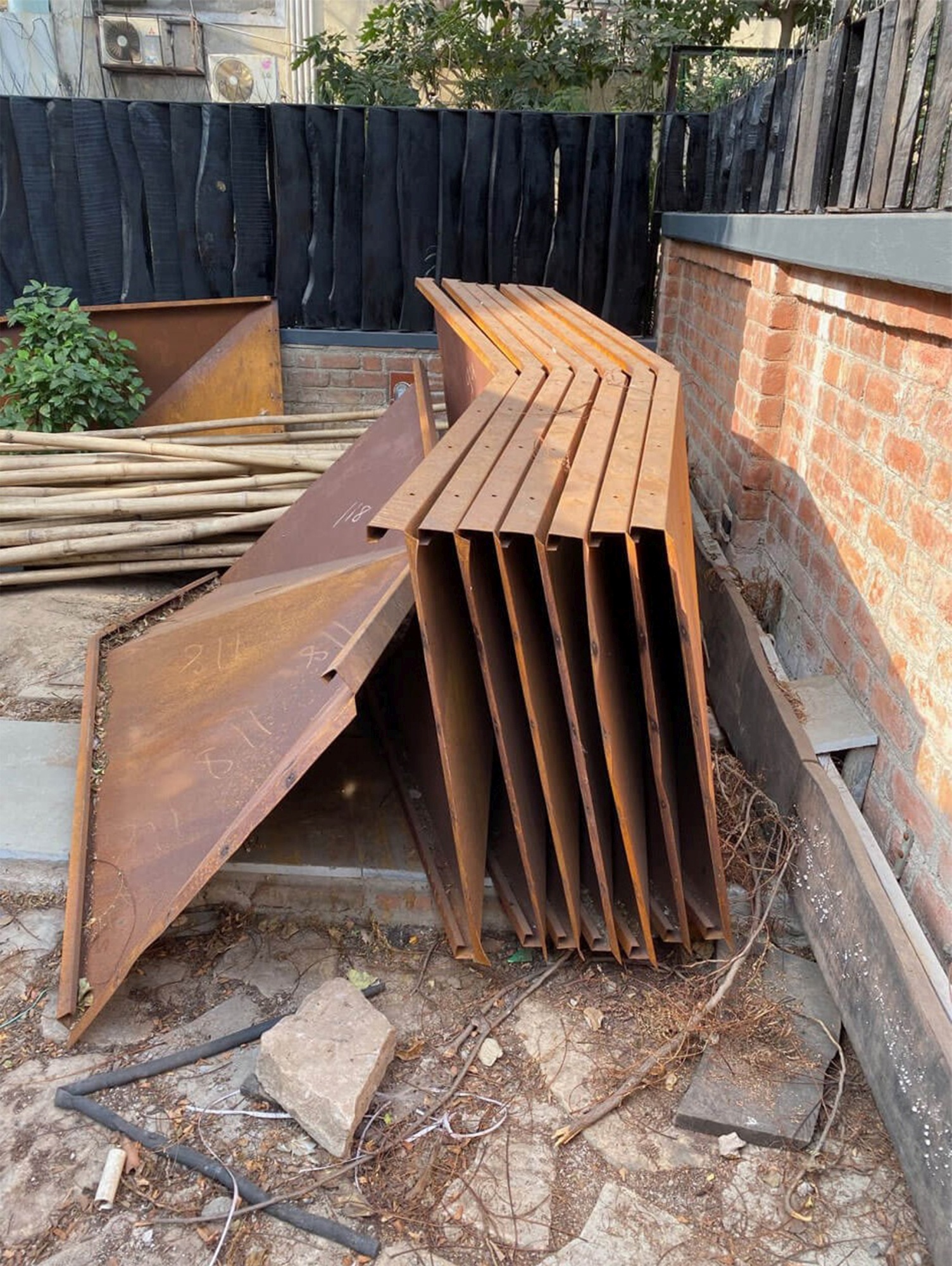 Darwin Bucky Gallery & Theatre, Ahmedabad, by andblack Design Studio ...