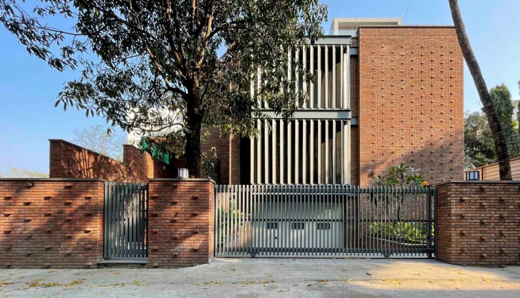 The Mud House - (Katchi Kothi) and Anangpur, Faridabad by Kamath Design ...